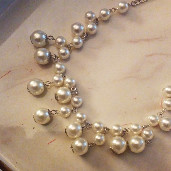 paparazzi | Jewelry | Paparazzi White Pearl Necklace On Silver Chain ...